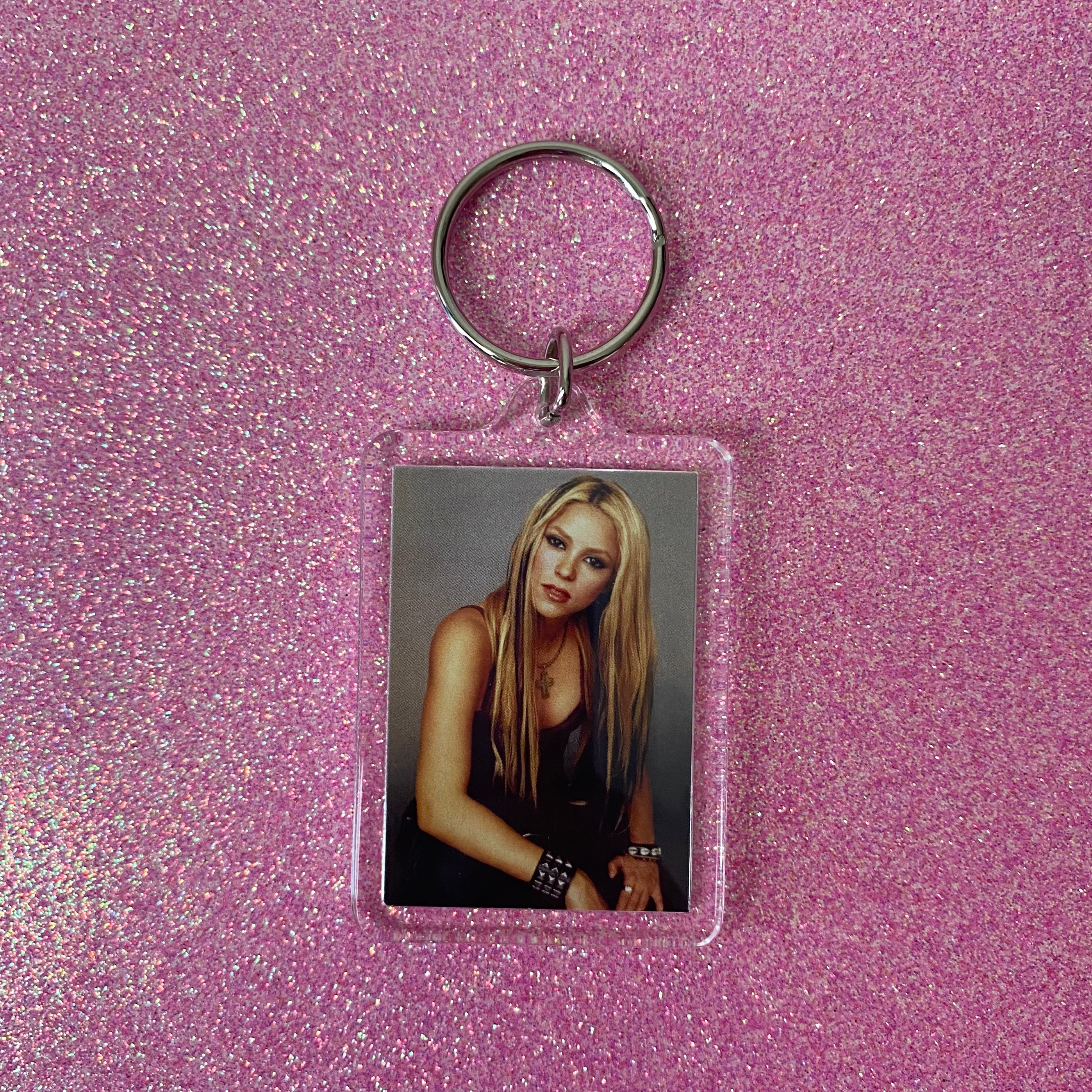 Shakira Keychain – Y2K Magazines